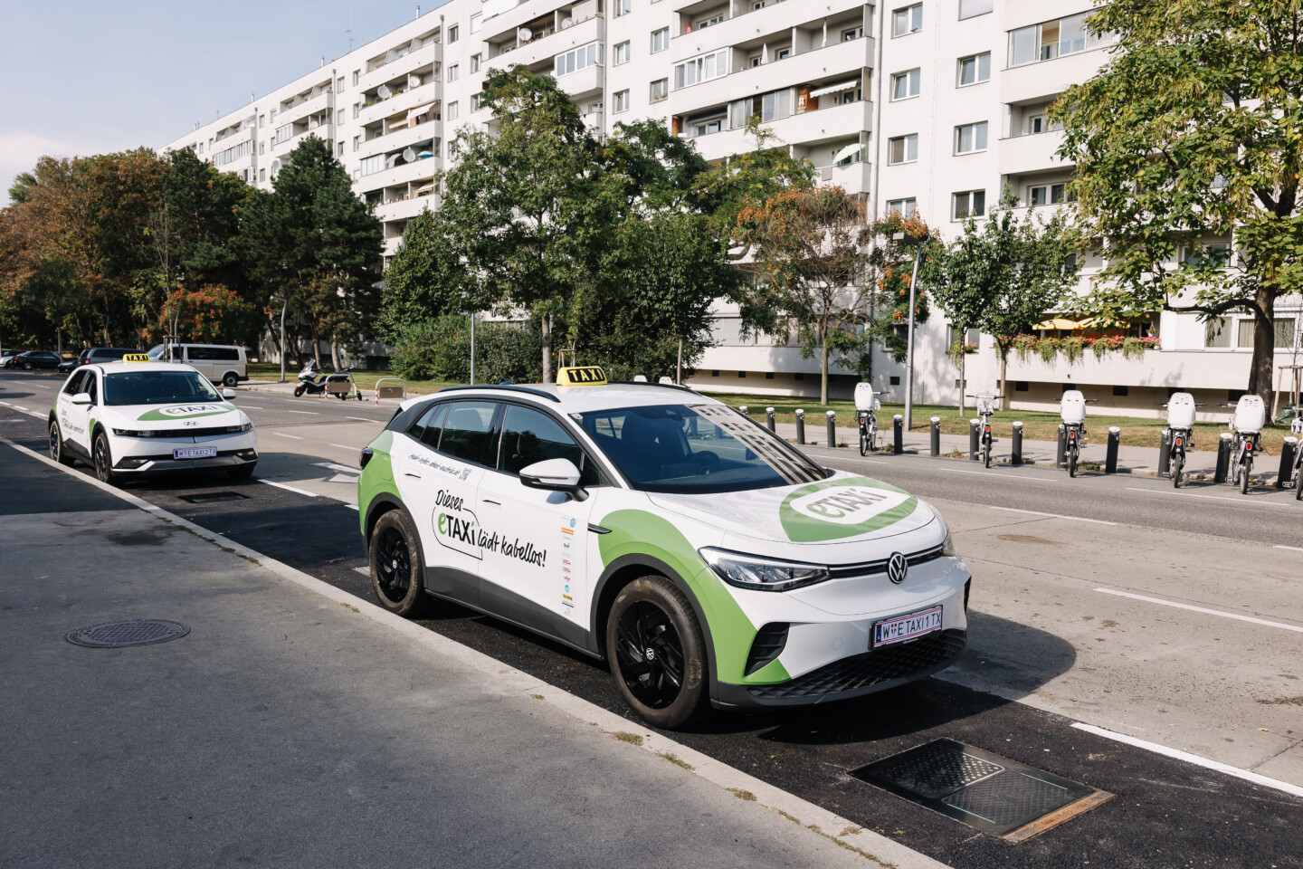 eTaxi Austria: largest project based on automated charging of EVs in operation - Easelink